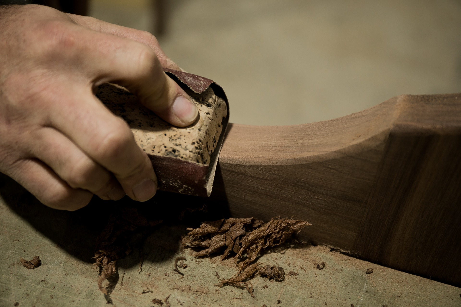 The power of craftmanship: Hand that Unite – Daily Design News