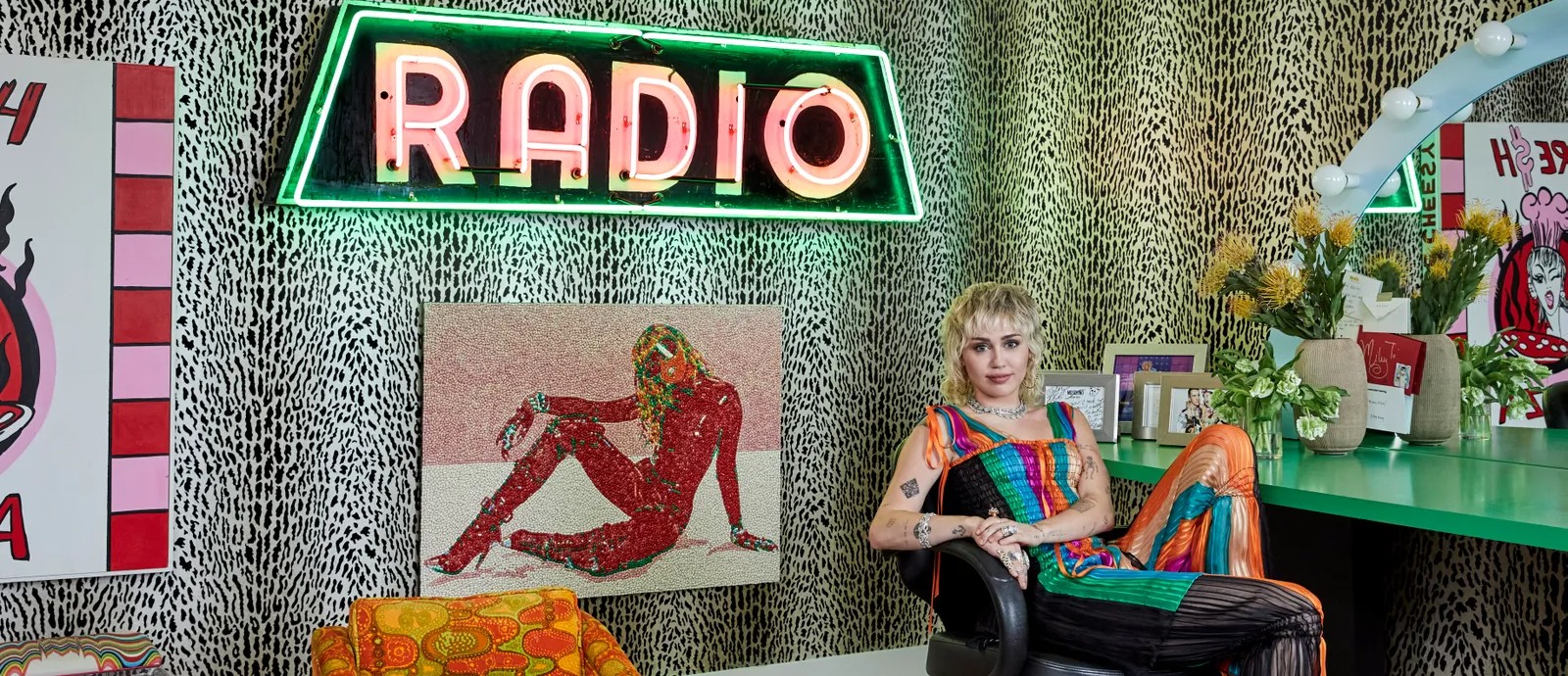 The Cool And Dashing New Home Designed By Her Mother – Miley Cyrus ...